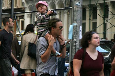 Heath Ledgers Tochter Matilda Sieht Ihrem Vater Verblüffend ähnlich