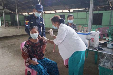 ငါန်းဇွန်မြို့နယ်တွင် အသက်၁၈နှစ်ပြည့်ပြီးသူများအား ကိုဗစ် ၁၉ရောဂါ ကာက