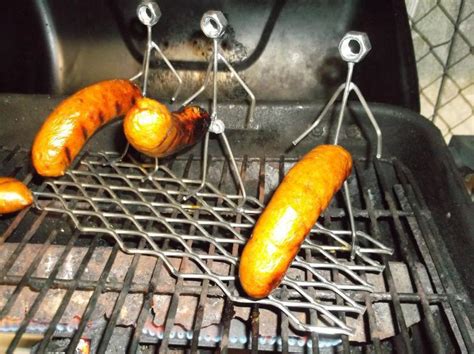 独立站新款 金属艺术烧烤架 热狗炊具 BBQ brat 单人三人烧烤小子 阿里巴巴