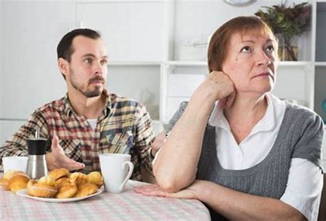 بایگانی‌های نشانه های یک رابطه سمی بین مادر و پسر Love Magazine