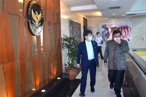 Sekretariat Kabinet Republik Indonesia Sekretaris Kabinet Menerima