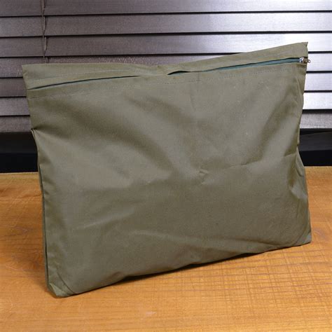 チェコ軍放出品 ナイロンポーチ A4サイズ ファスナー式の販売 ミリタリーショップ
