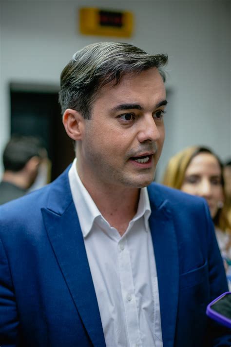 Debate Wagner e RC miram artilharia contra Elmano que acusa adversários de dobradinha