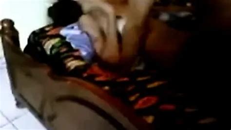 老男人训练年轻女孩 Xhamster