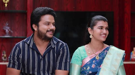 Stream Usha Returns Shanmugams Home Season 2 Episode 482 Usha Returns Shanmugams Home On Hotstar