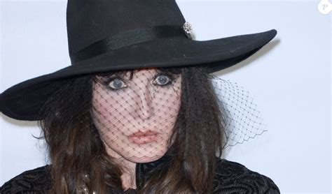 Isabelle Adjani Malade Rare Selfie Au Naturel Apr S Une Nuit Tr S Dure