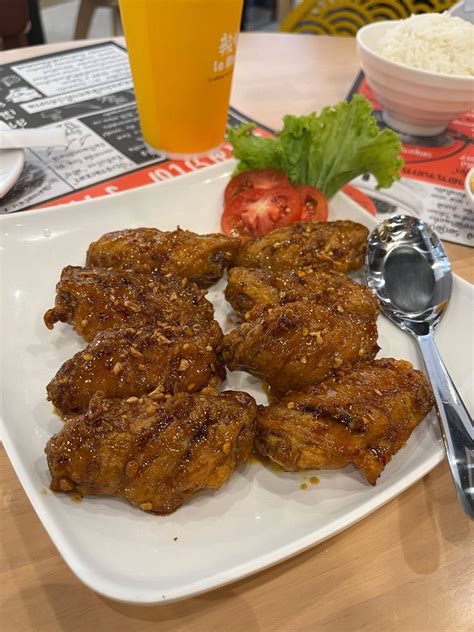 ปีกไก่ล่าเมียว ร้าน ล่าเมียว Spicy Cat เดอะมอลล์ ท่าพระ