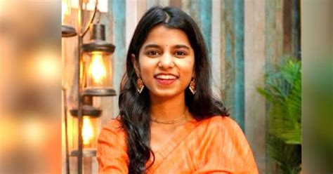 मैथिली ठाकुर को चुनाव आयोग ने बनाया स्टेट आइकॉन मतदाताओं को करेंगी