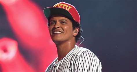 Bruno Mars Face During Mary J Blige Bet Performance