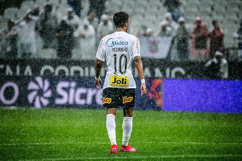 R 66 milhões Atacante cria do Corinthians aceita jogar no Palmeiras