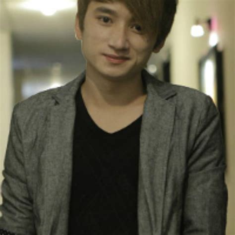 Stream Quang Anh Listen to Album Phan Mạnh Quỳnh playlist online for