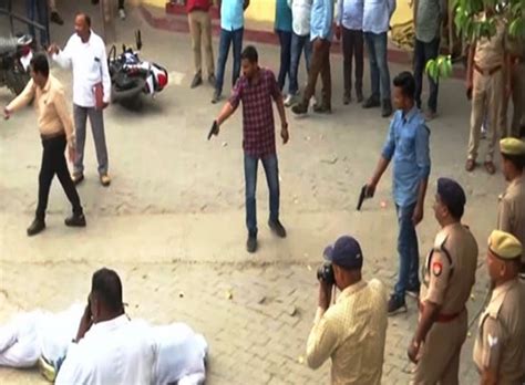 अतीक अशरफ की हत्या का सीन रिक्रिएट
