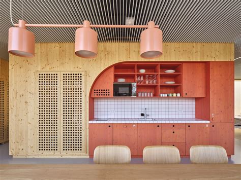 kinzo designs city inspired cuboid workspace in munich