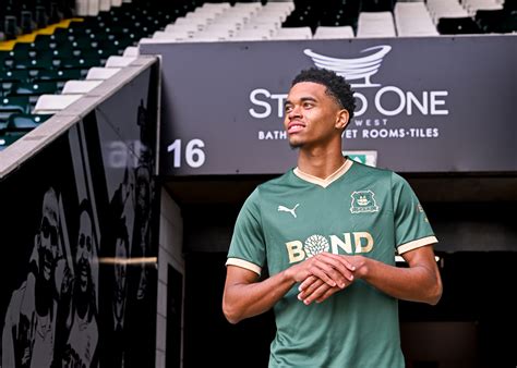 Argyle Sign Lino Sousa Plymouth Argyle