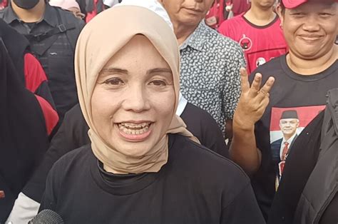 Senam Sicita Bareng Ribuan Warga Serang Siti Atikoh Kampanye Gaya