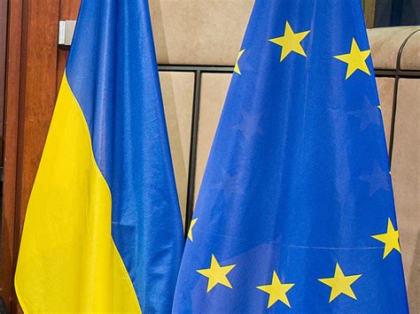 Евросоюз и Украина подписали акт о безвизовом режиме