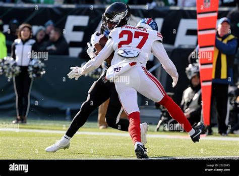 Philadelphia Eagles Wide Receiver Ainias Smith 82 Catches A Touchdown