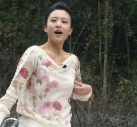 央视最美女主持人，曾被誉为周涛接班人，嫁大20岁老公活成这样 360娱乐，你开心就好