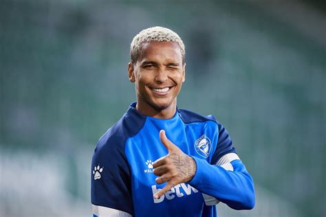 Deyverson Se Despede Do Palmeiras Raphael Veiga Continua Afastado