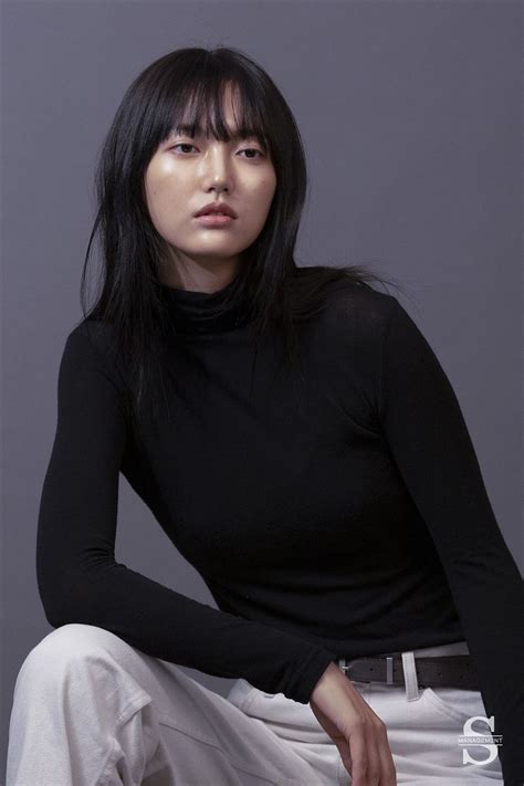 新劇還在拍！26歲女星驚傳陳屍家中 最後貼文「留下2字」網淚崩