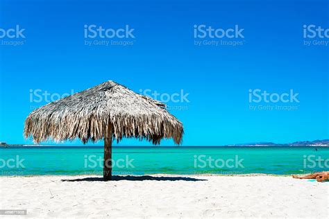 白い砂浜ターコイズブルーの海とヤシのパラソル メキシコ ラパスのストックフォトや画像を多数ご用意 メキシコ ラパス 2015年
