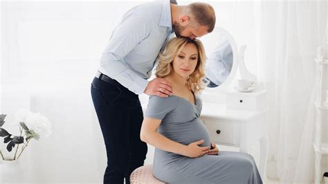 प्रेग्नेंसी में ये 5 संकेत दिखे तो सेक्स से करें परहेज Warning Signs To Stop Having Sex During