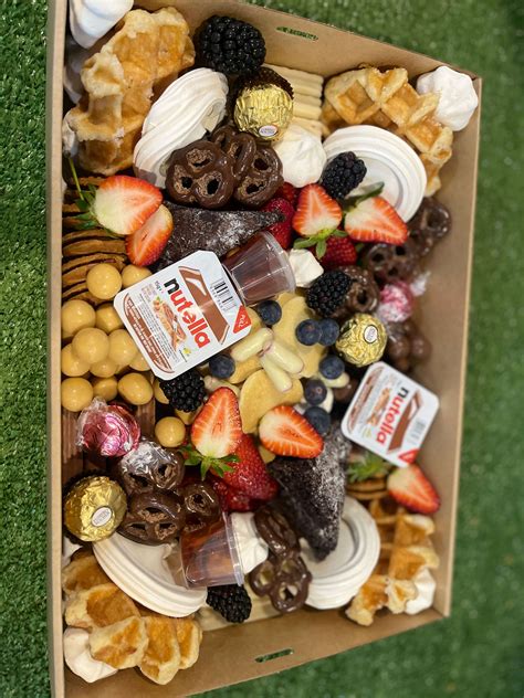 Couple Graze Box Grazed By Naz