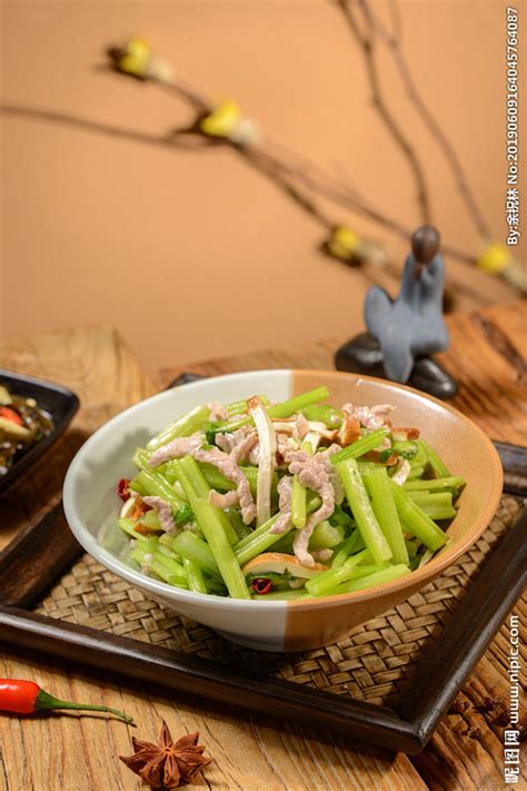 肉炒芹菜
