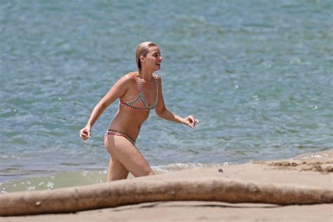 Margot Robbie Topless Sexy Photos Thefappening