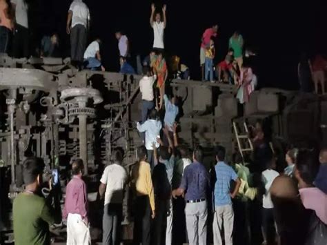 कोरोमंडल एक्सप्रेस अपघातातील मृतांचा आकडा 233वर 900हून अधिक जण जखमी C