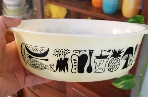 Pyrex In The Living Room Is Totally A Thing Right 🤷🏻‍♀️😆 Pyrex Love