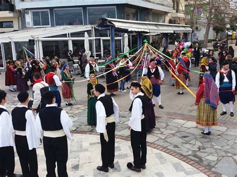 Πλέκουν τα «Γαϊτανάκια του Ευρίπου