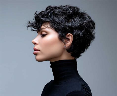 7 Beach Wave Perm Inspirations For Short Hair With Playful Movement