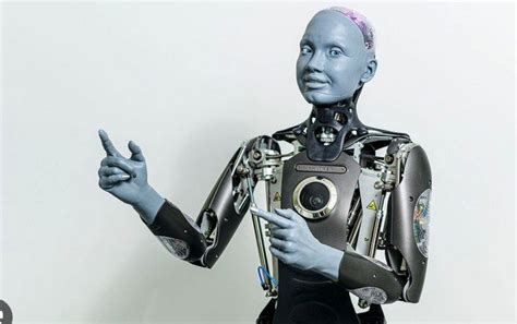 Applications Of Geometric Informatics In Robotics