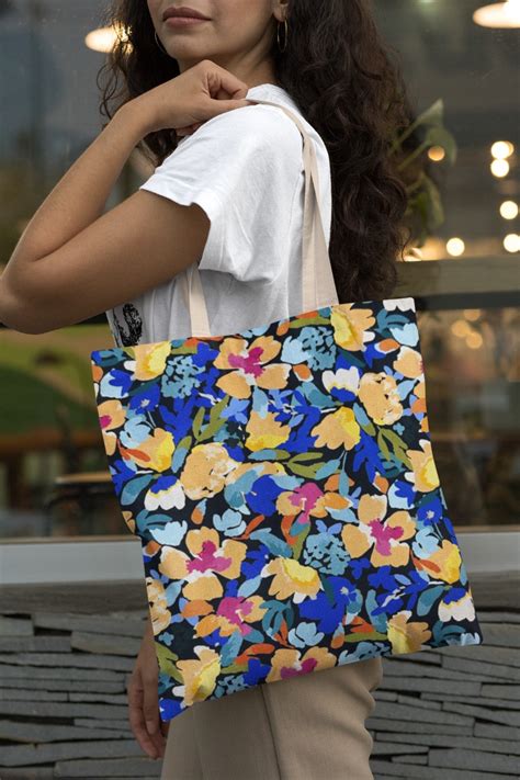 Sarı Çiçekler İntaşlar Twill Keten Kumaş