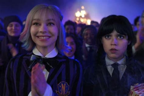 Lirik Lagu Know You Naked LANY Tampil Di LaLaLa Festival IDN Times