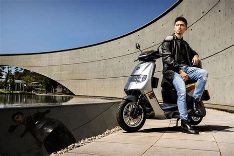 Emoving 中華電動二輪 勁炫125超質款 特仕版 Pchome 24h購物