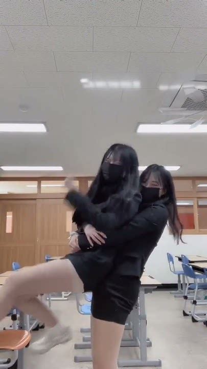 역대급 일진녀 팬티 보인다 미쳤다 교복 여자 Youtube