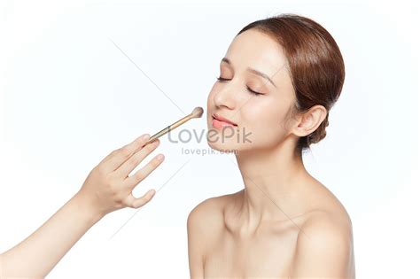 분필 브러시로 여성 메이크업 사진 무료 다운로드 Lovepik