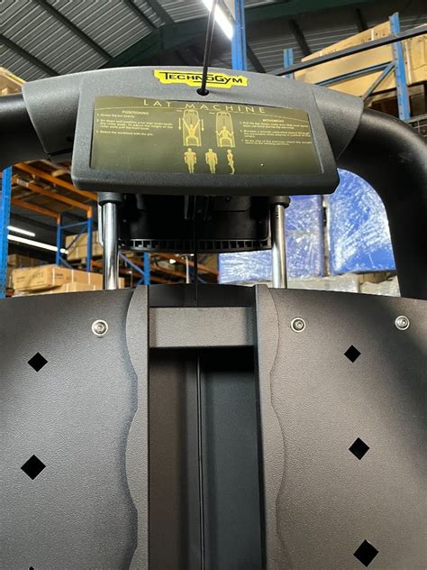 Technogym Lat Pulldown Hitam Premium Sports Equipment Other Sports Equipment And Supplies On