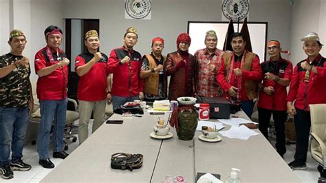 Hoax Dan Fitnah Pesulap Merah Bantah Berseteru Dengan Dewan Adat