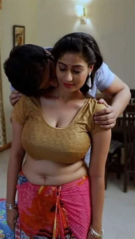 आज मेरे दोस्तों के सामने तुम्हे यूँ ही आना है जान