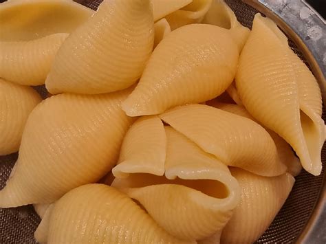 Muschelnudeln mit Spinat Ricotta Füllung Rezept