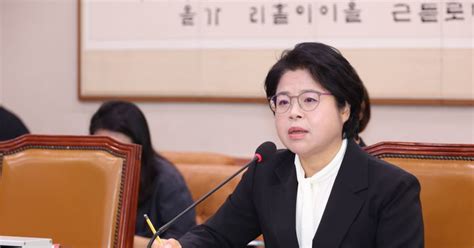 김복형 헌법재판관 후보자 헌법 질서 수호에 노력 다할 것