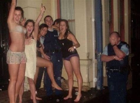 How The New Zealand Police Deal With Drunk University College Babes Funny Pictures