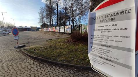 Drive In Volby To Bude Drahá Sranda Proč Nestačil Respirátor Svitavský Deník
