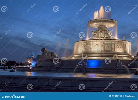 Фонтан Джеймс Скотта Memoral на сумраке Стоковое Фото изображение