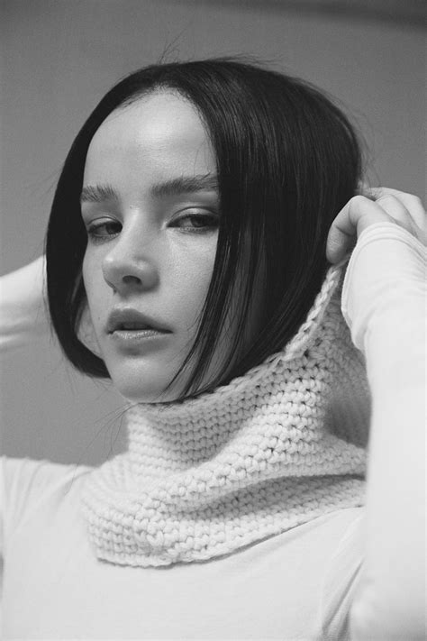 Ela Minusがニュー・シングル『combat』をdominoからリリース Mvも公開 Ave Corner Printing