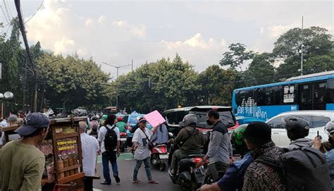 Demo Tolak Pemilu Memakzulkan Jokowi Diprotes Pengguna Jalan Karena