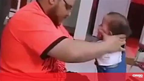 Pai Bate Na Filha Para Ensin La A Andar E Detido Mundo Correio Da Manh